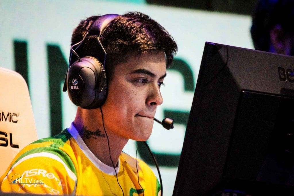 Top 12 Professional Hottest CSGO players