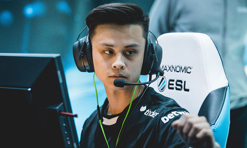 Stewie2k donates Mythic Cup winnings to his orgless Teammates