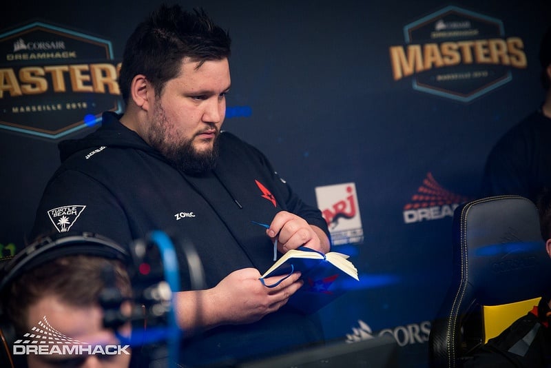 CSGO: Zonic's autobiography is now available in English